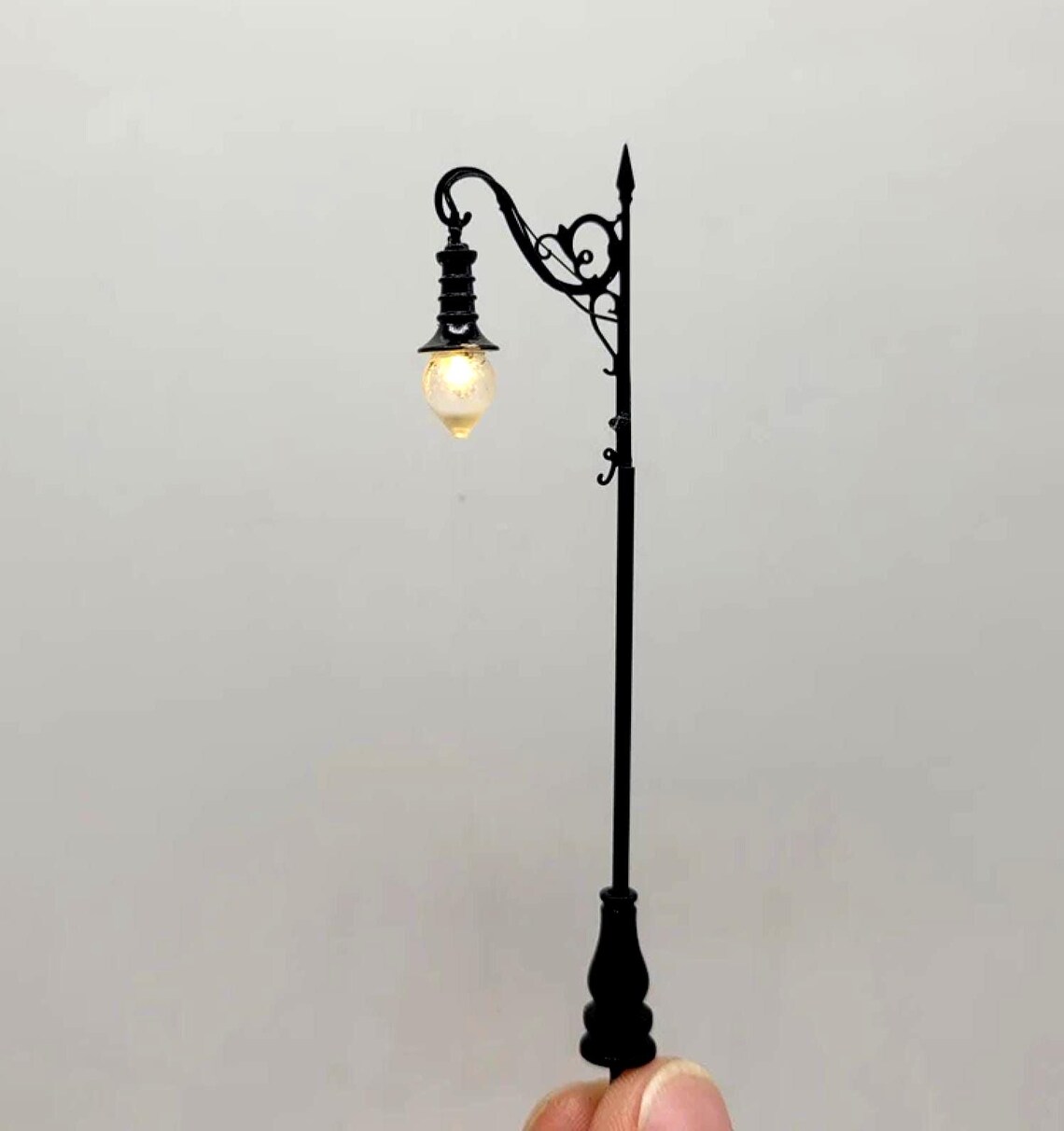 HO Scale Street Lights: Miniature Model Train Scenery - 5 Pcs - Etsy