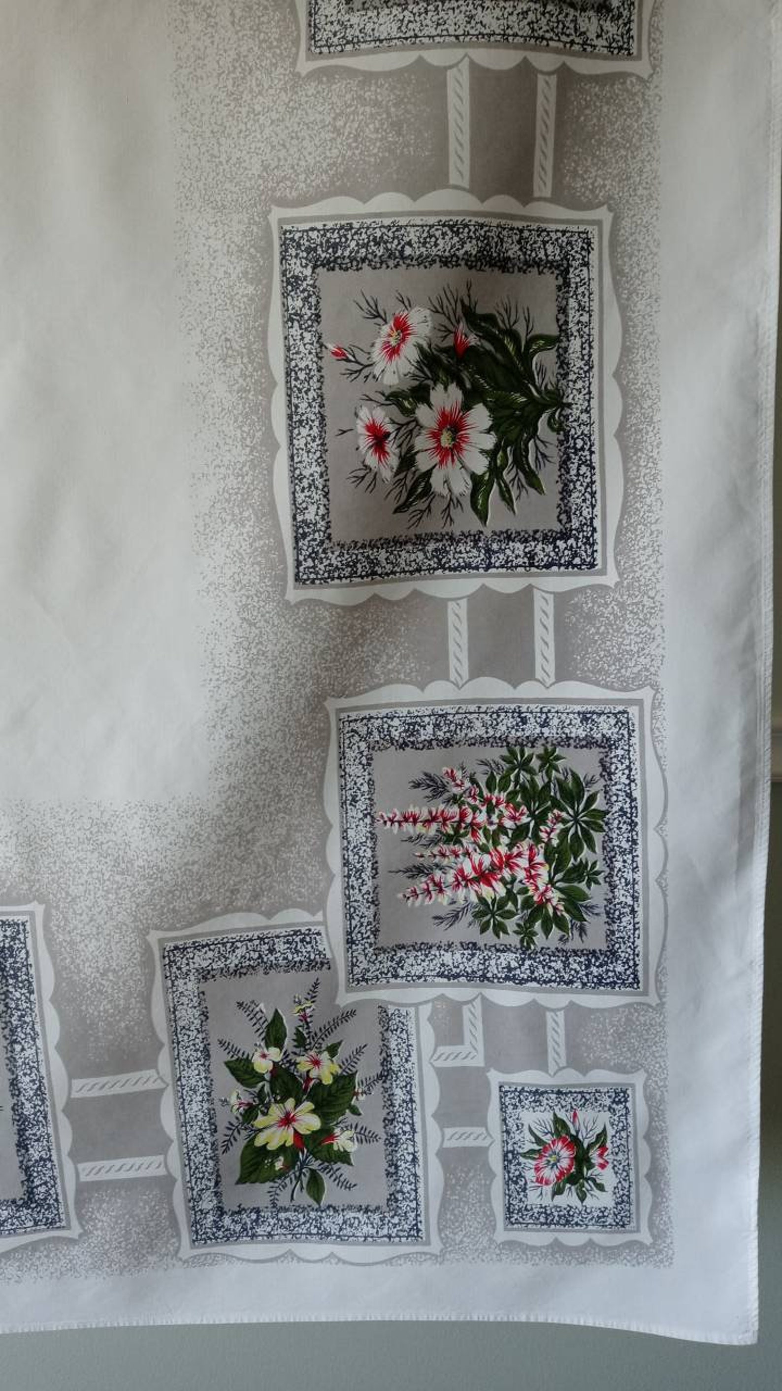 1950s California Handprint Floral Tablecloth in Crisp White | Etsy