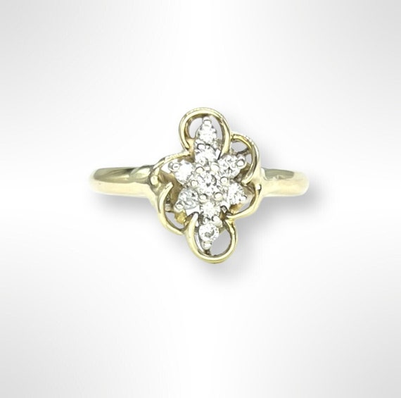 14k Gold Vintage Flower Design Diamond Ring Size 6.25 - Gem