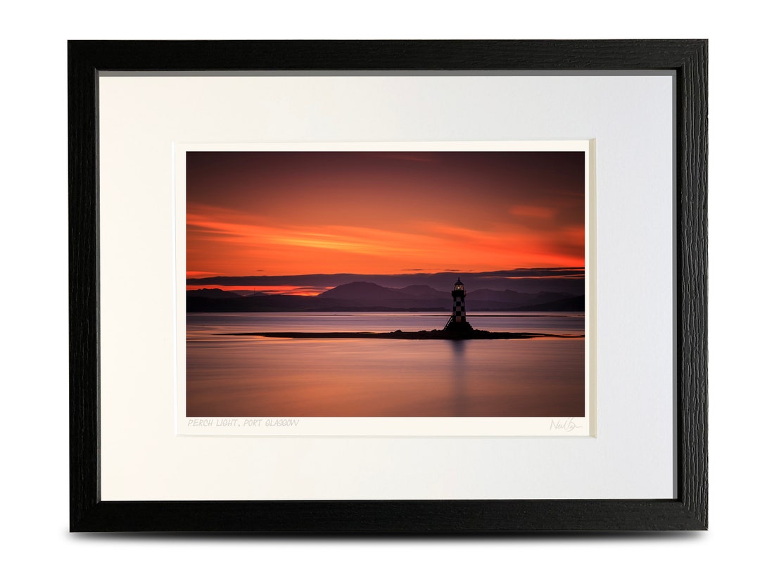 Perch Lighthouse Port Glasgow Scotland - A4 (40x30cm) Framed Scottish ...