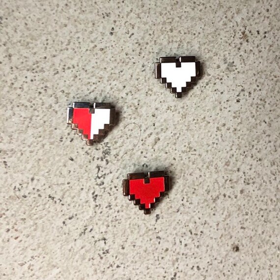 8bit Hearts enamel Pin | Etsy