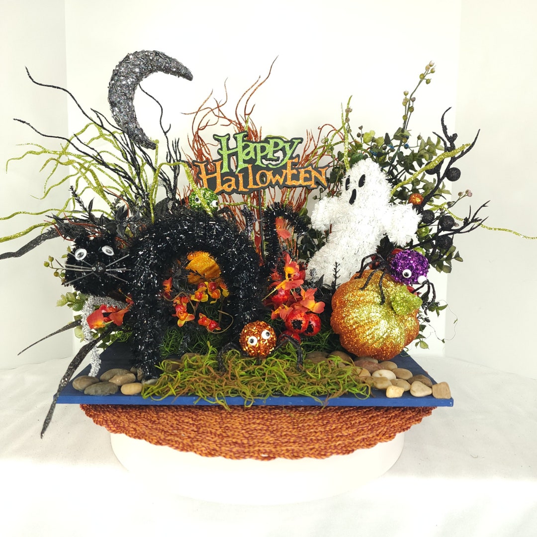 Whimsical Black Cat and Pumpkin Halloween Table Arrangement, Spooky ...