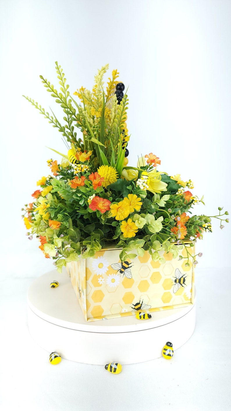 Bee Honeycomb Floral Arrangement: Honeysuckle Table Centerpiece - Etsy
