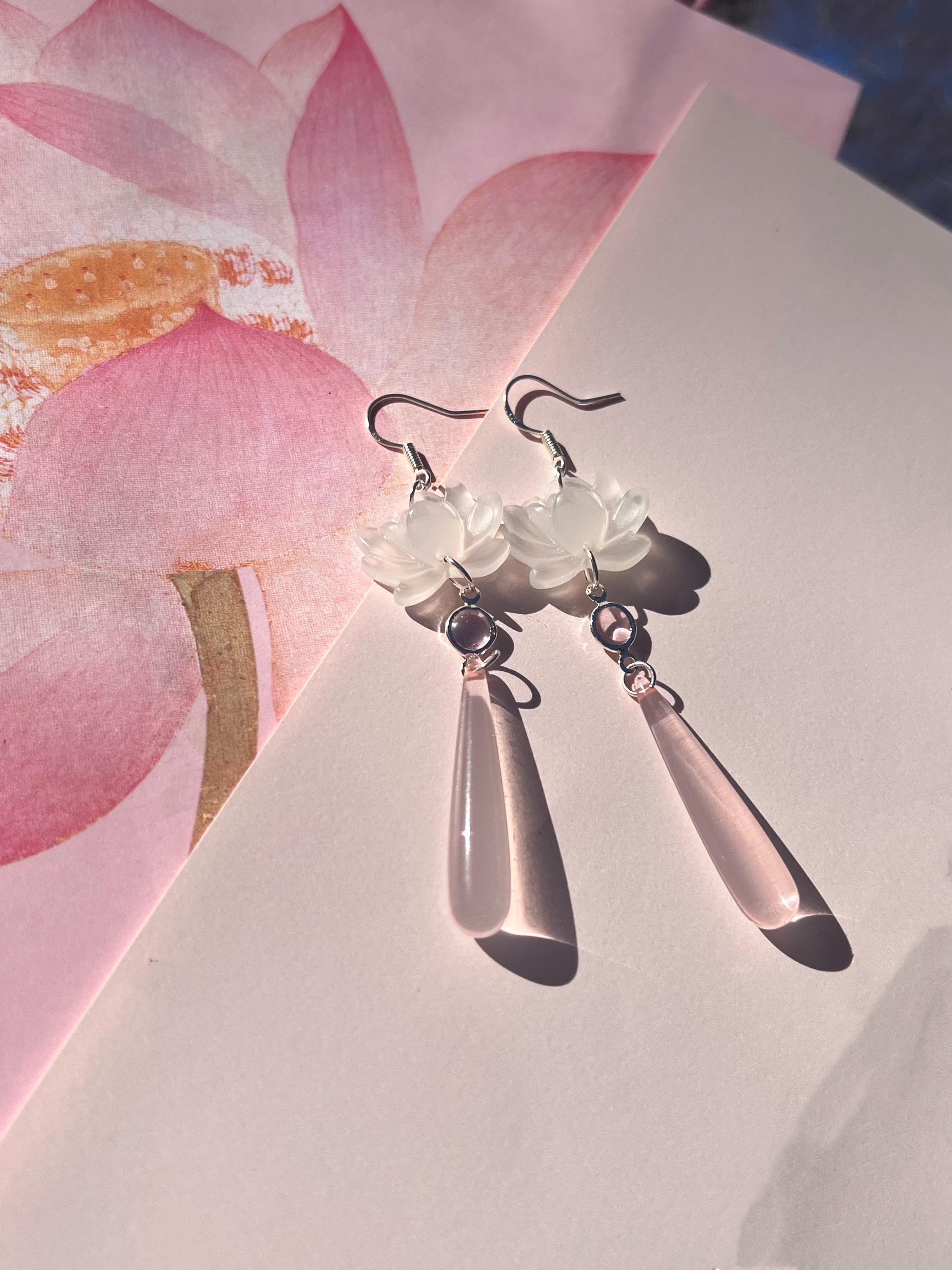 Imitation White Jade Lotus Flower With Pink Crystal Drops Oriental ...
