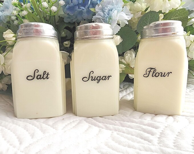 Mckee Roman Arches Shakers Vintage Art Deco Uranium Custard Glass Salt ...