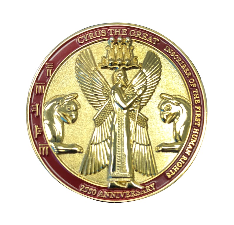 Coin Cyrus the Great 2550 Anniversary With Easel Cylinder - Etsy Singapore