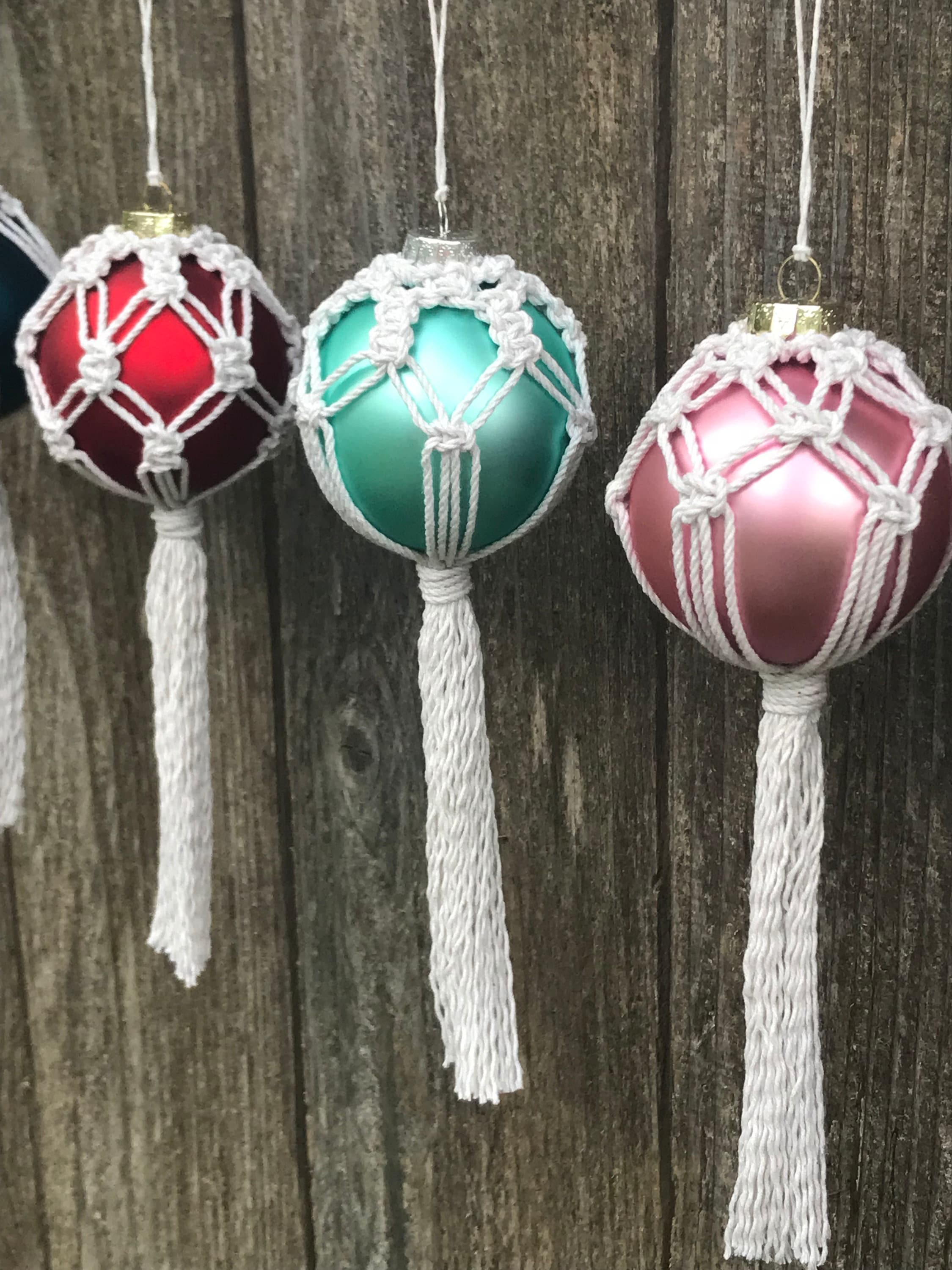DIY Macrame Christmas Ornament Tutorial, Macrame Pattern, Learn to ...