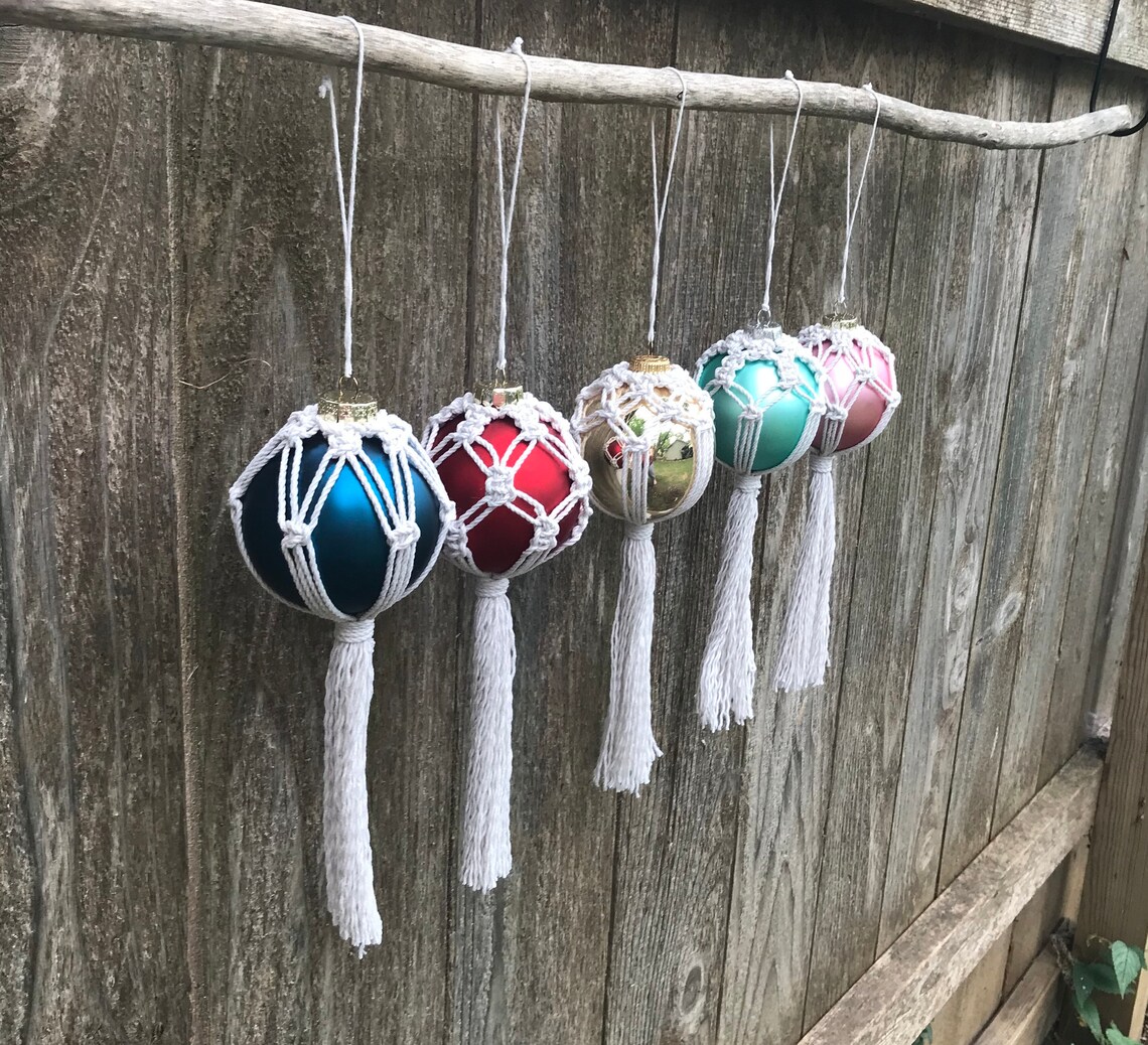 DIY Macrame Christmas Ornament Tutorial, Macrame Pattern, Learn to ...