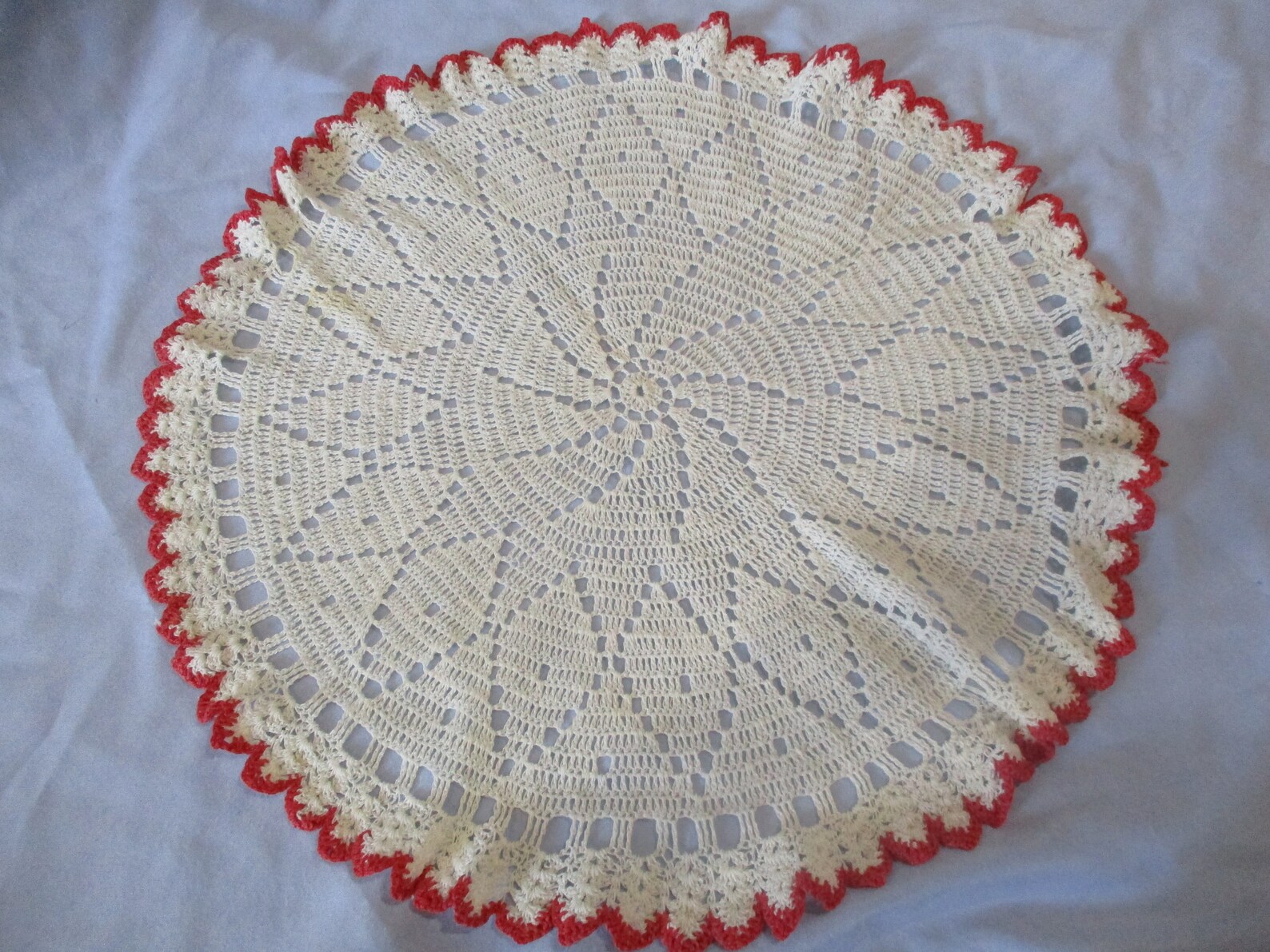 Vintage Crocheted Dresser Doilies or Scarves - Etsy