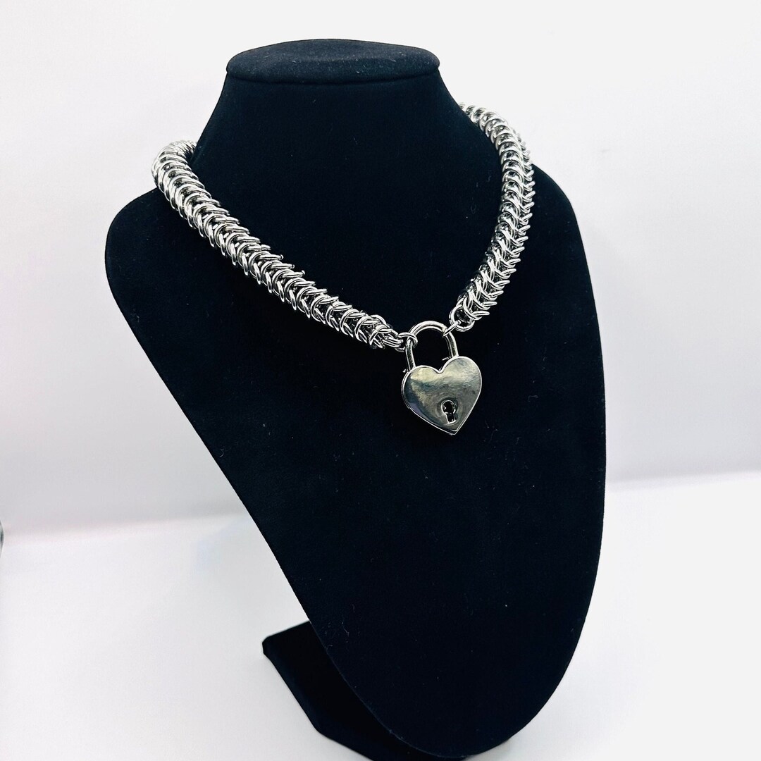 Box Chainmail Heart Padlock Choker Necklace, Box Chain Heart Pendant ...
