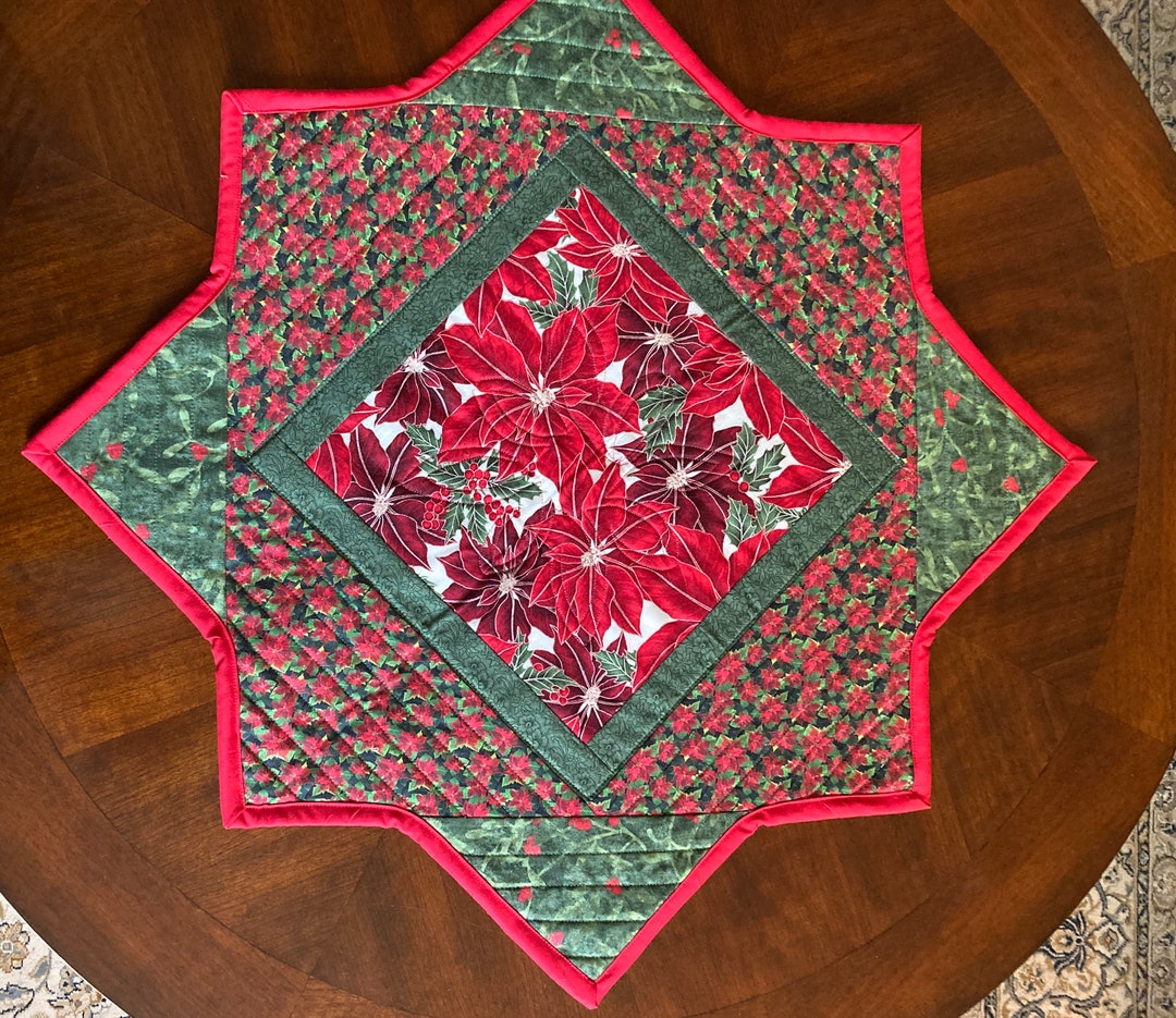 Poinsettia Christmas Table Topper - Etsy