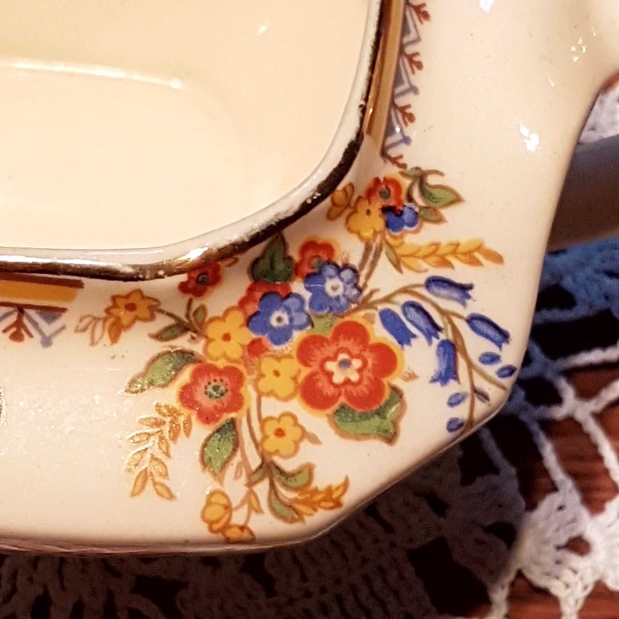 John Maddock & Sons / Royal Ivory in the ROYAL CAMERONIAN pattern ...