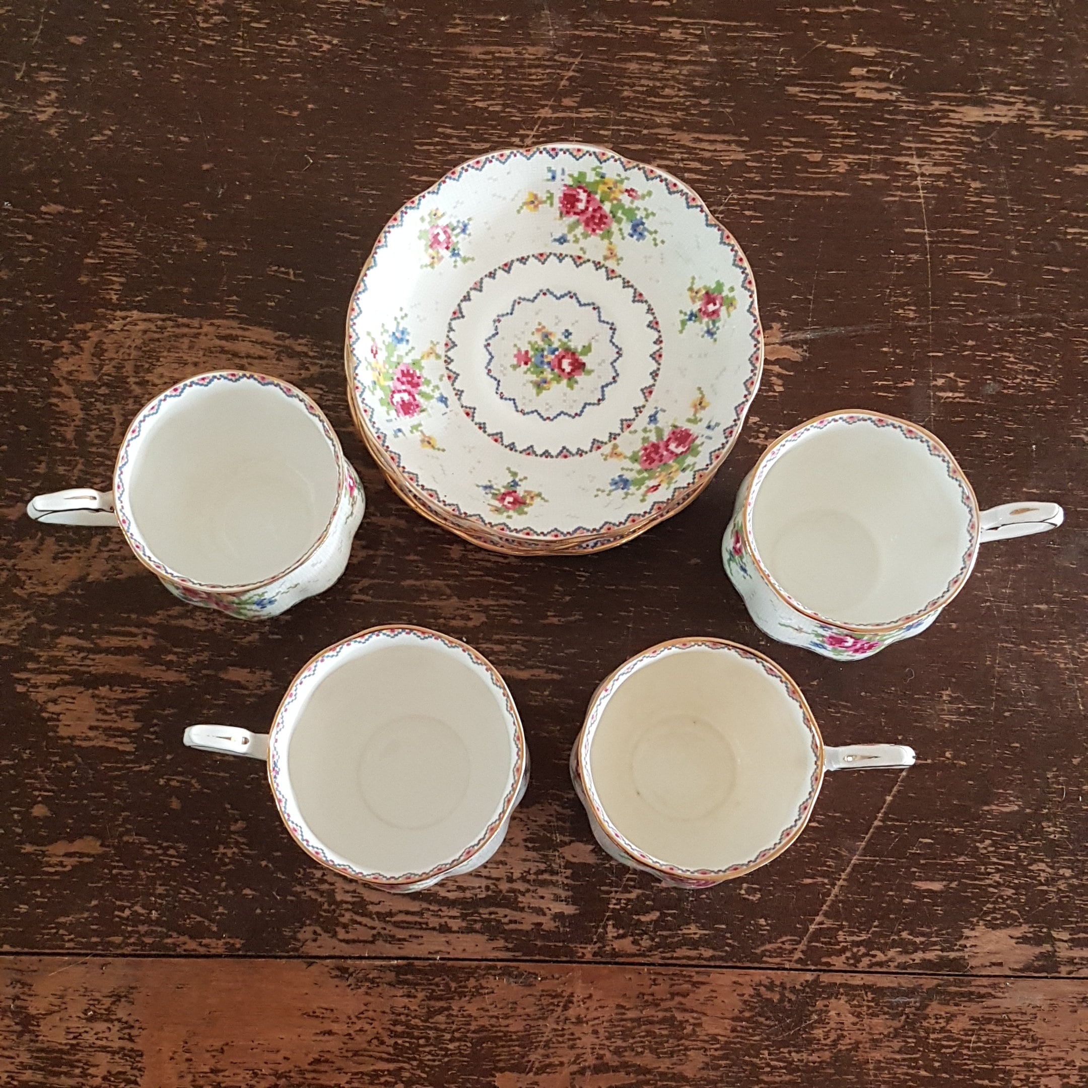 Royal Albert PETIT POINT Tea Cup & Saucers, Tea Set of 4, English Bone ...