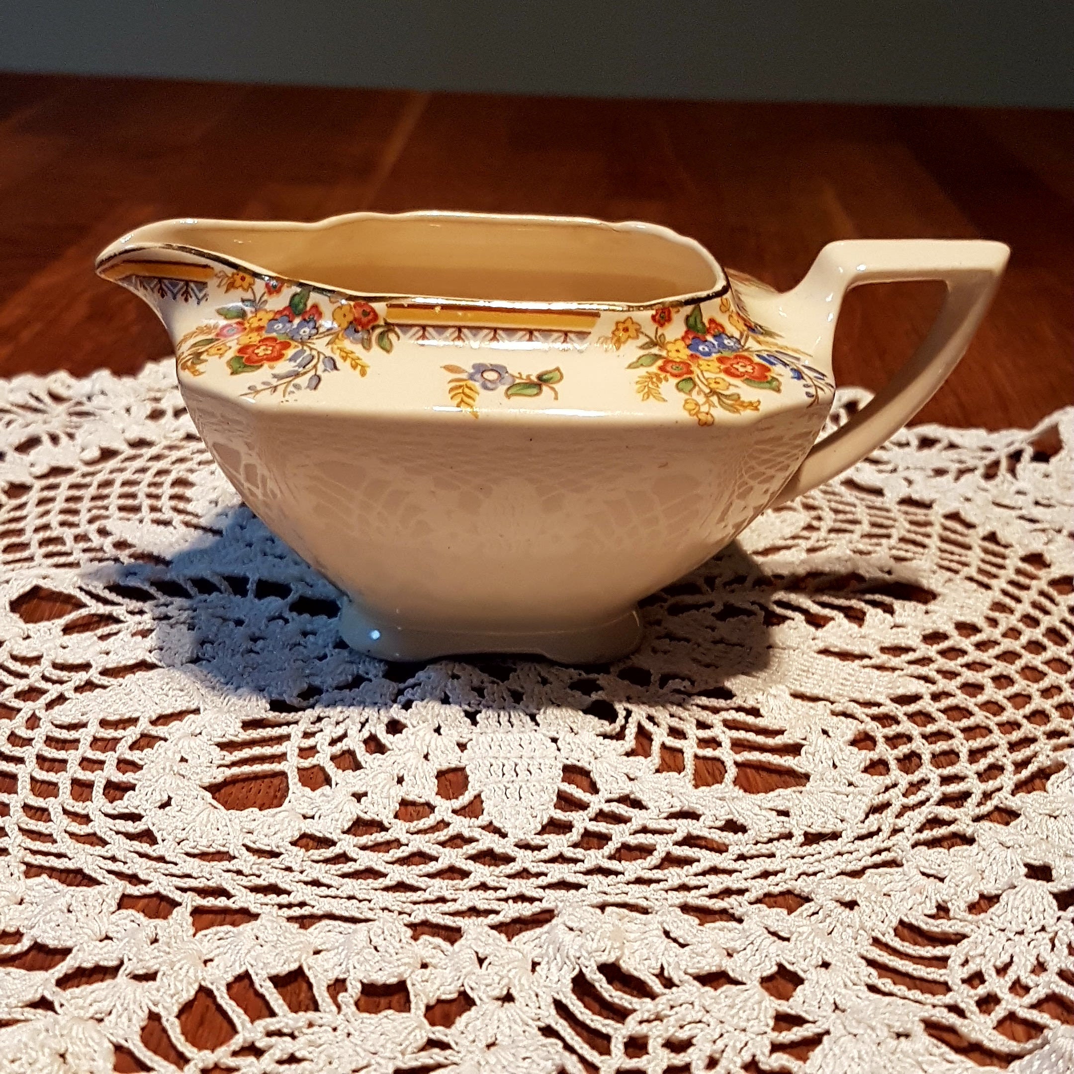 John Maddock & Sons / Royal Ivory in the ROYAL CAMERONIAN pattern ...