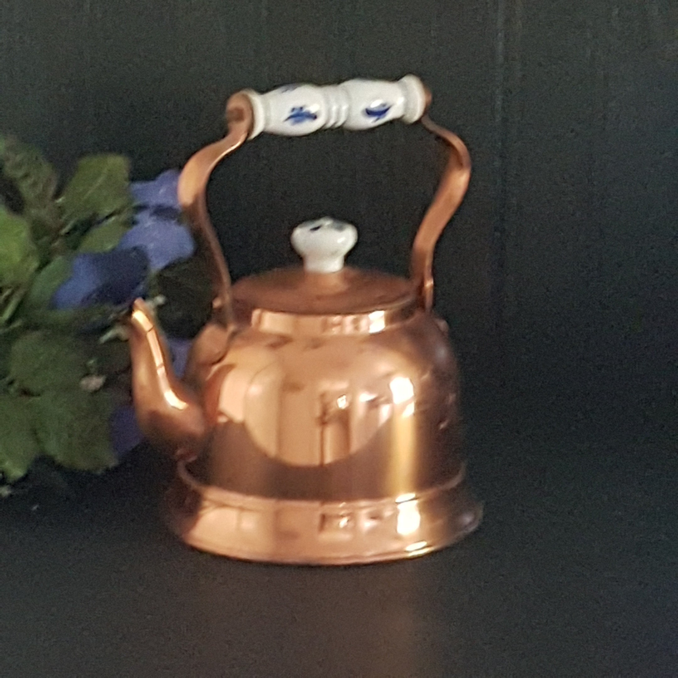 Vintage 9 Cup Capacity Copper Tea Kettle with Porcelain Delft Blue ...
