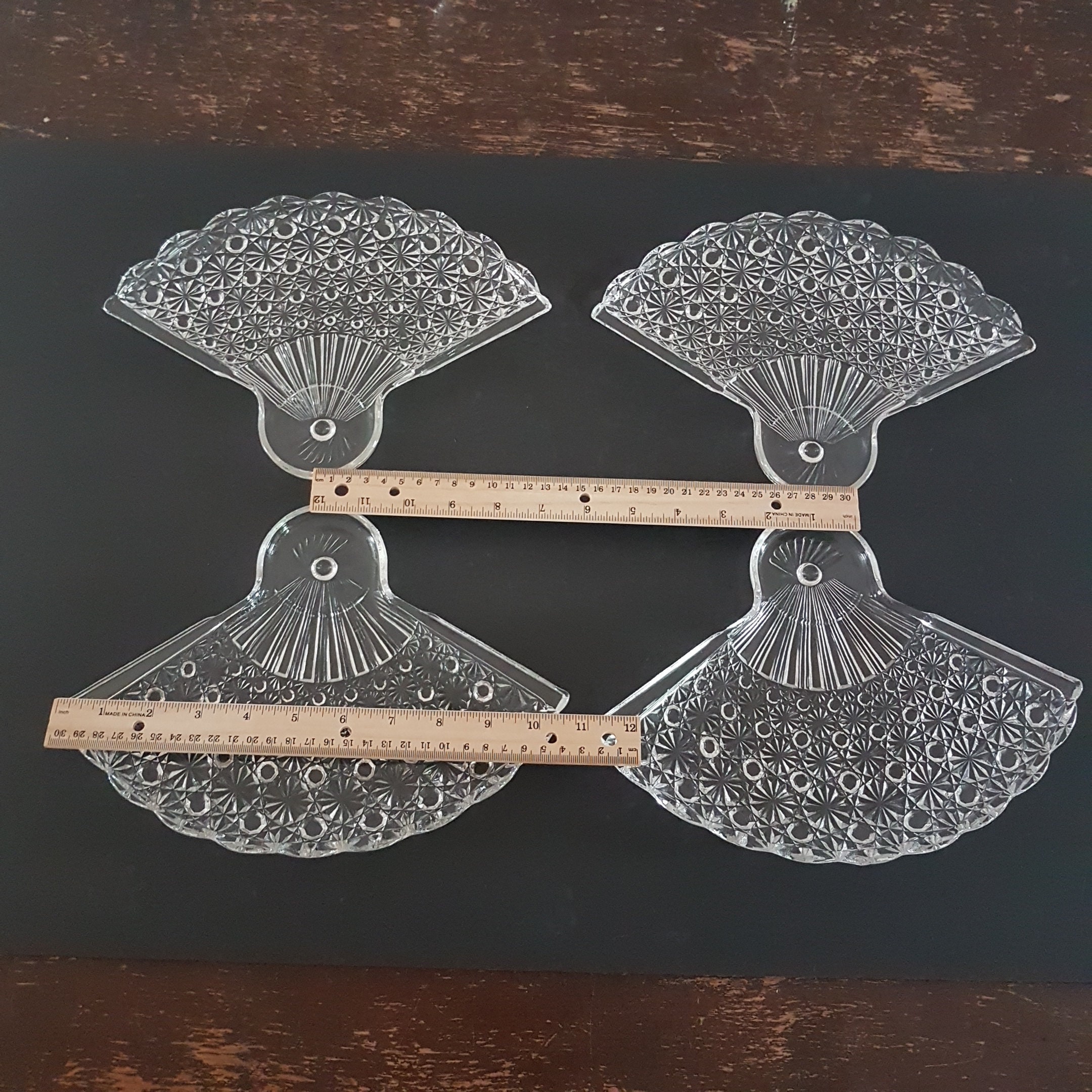 Hand Fan Plate Set of 4, Anchor Hocking Daisy & Buttons, Fan Shaped ...
