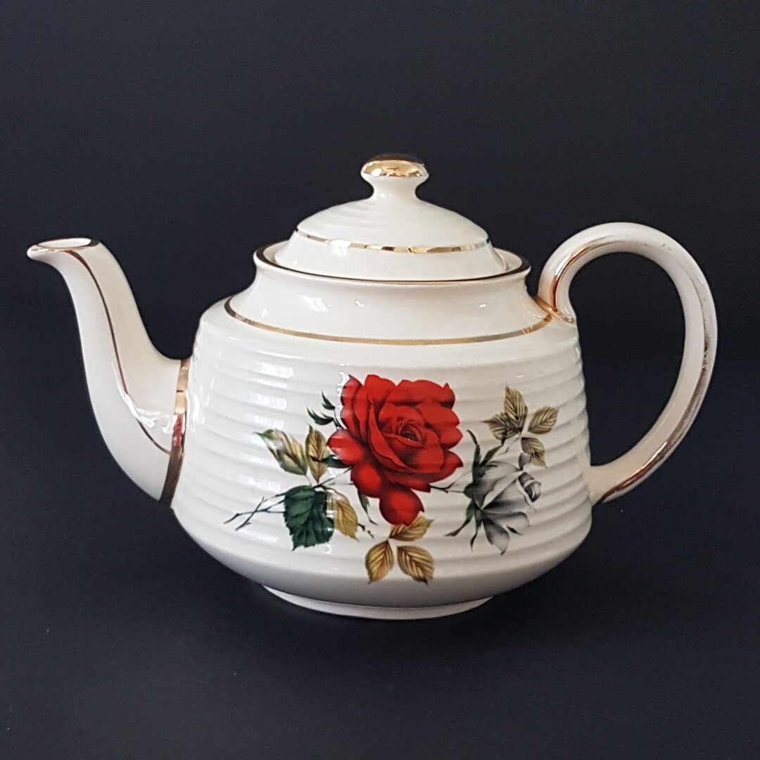 Vintage Sadler England Beehive Teapot - Red Rose Floral - Ribbed Cream ...