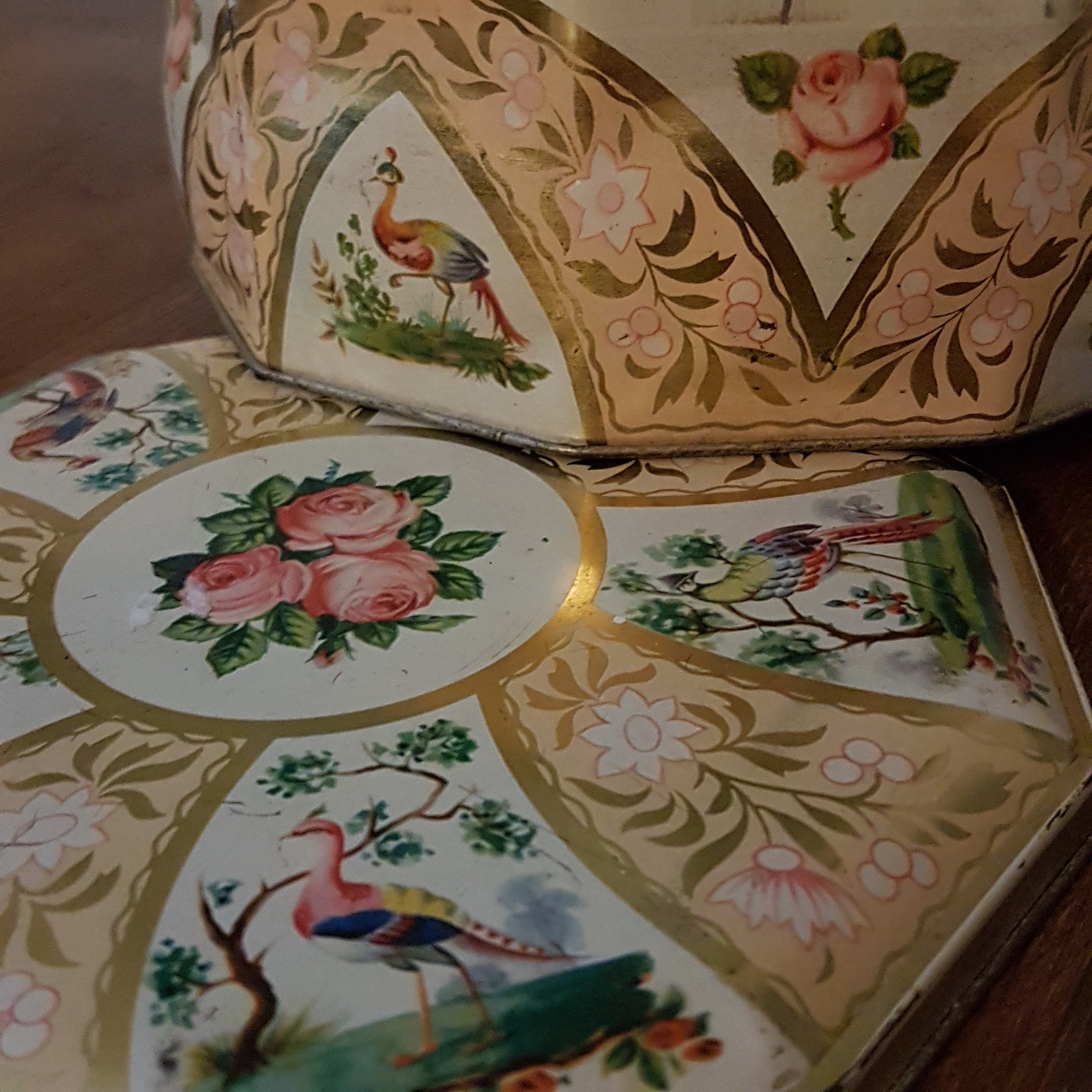 Vintage Crawford Biscuit Tin, By Appointment of Her Majesty, Floral ...