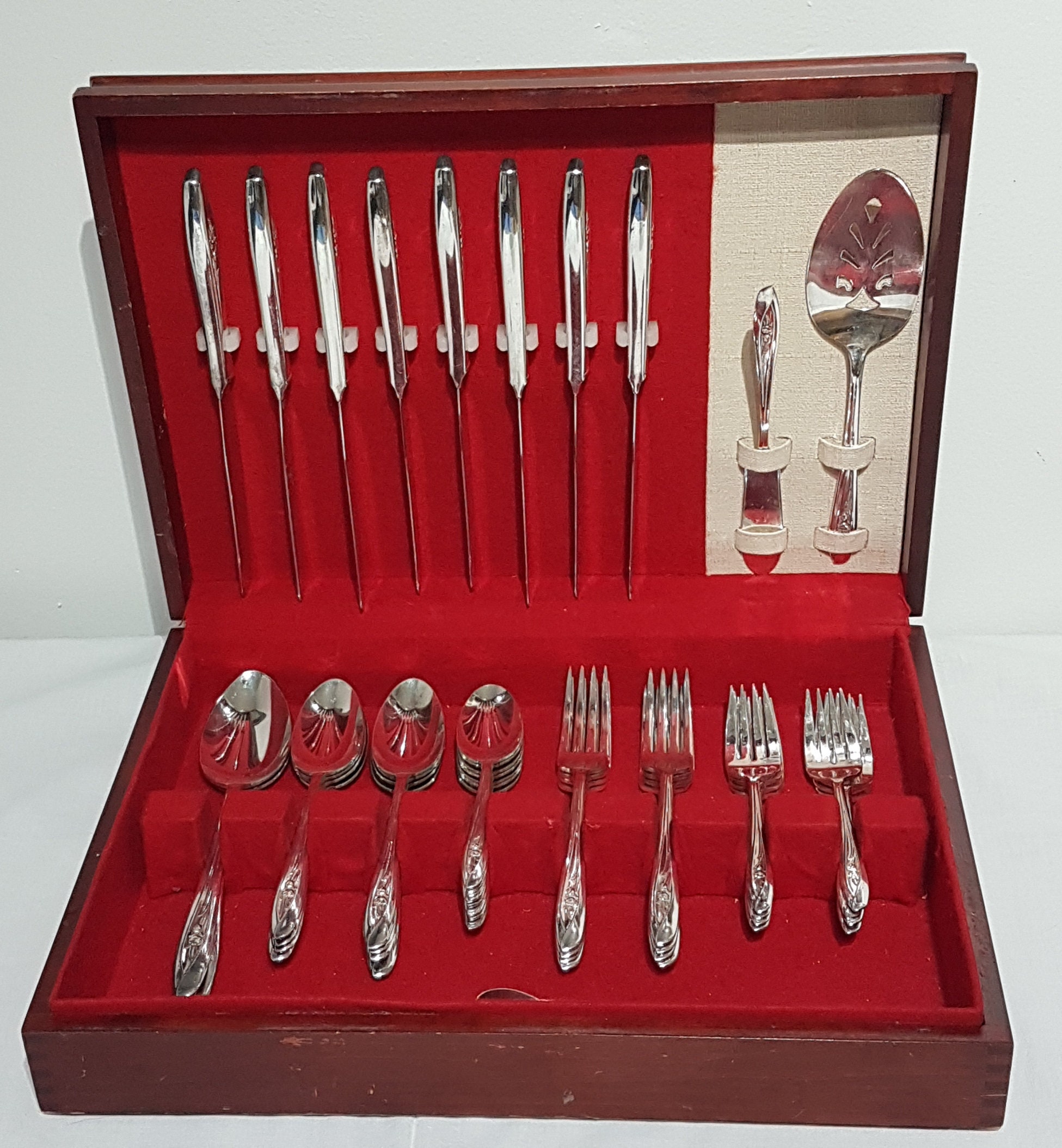 44pc, Vintage Silverplate, Service for 8 with Silverware Chest, Silver ...