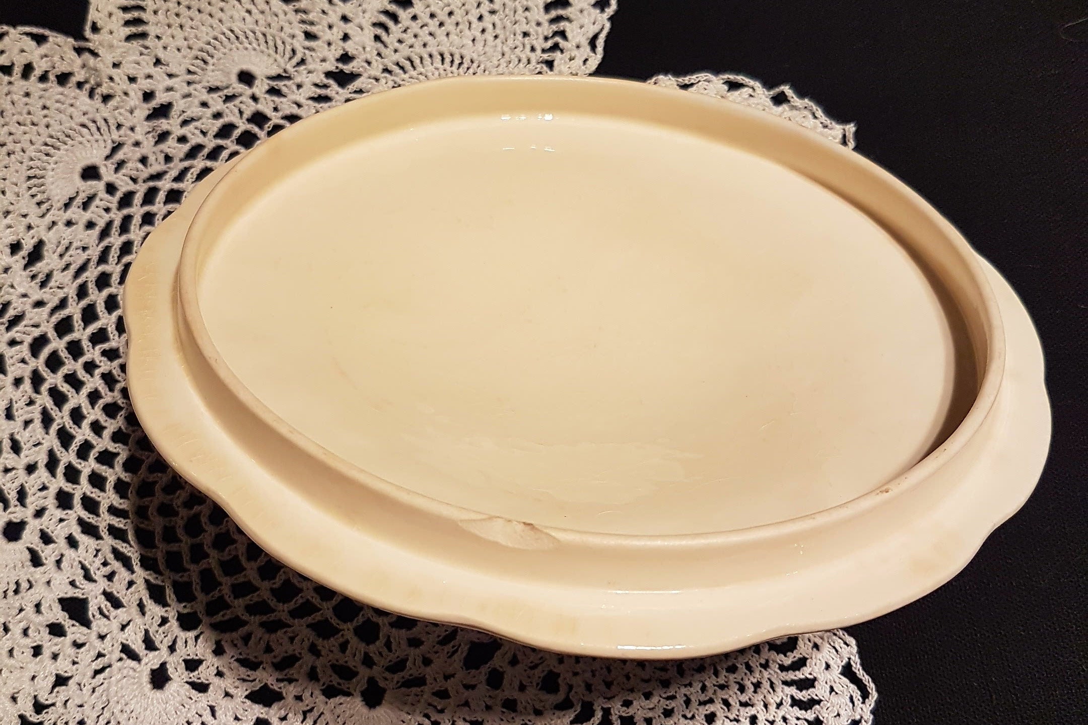 Sovereign Potters Canada HOLLY HOCK Covered Vegetable, Lidded Serving ...