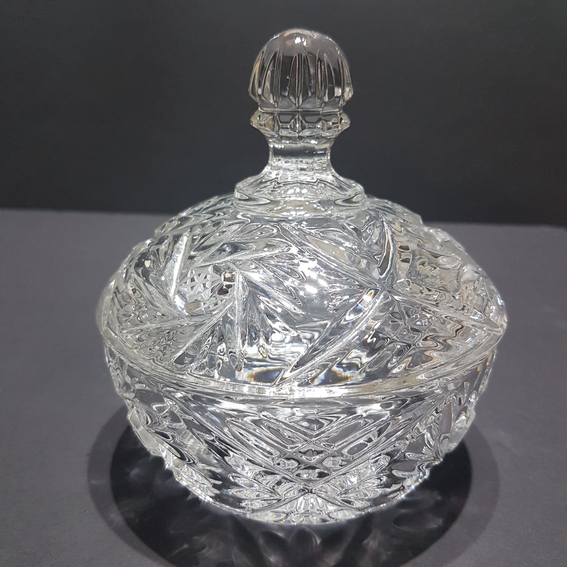 Vintage Pinwheel Hand Engraved Star Crystal Lidded Candy Dish Bowl With ... Vintage Pinwheel Hand Engraved Star Crystal Lidded Candy Dish Bowl With ...