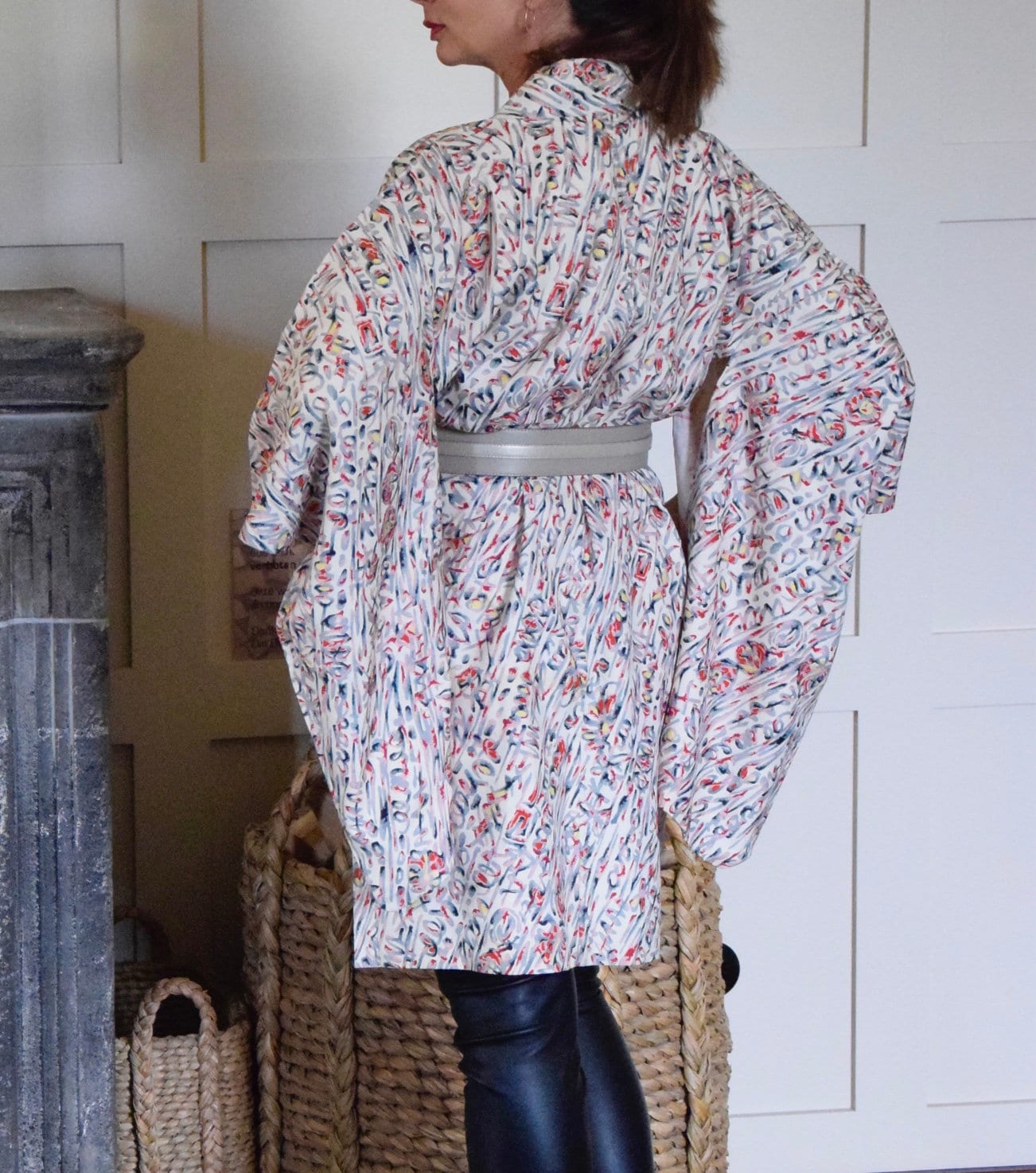 Japanese short Kimono made with Meisen Ikat Technique, silk Haori ...