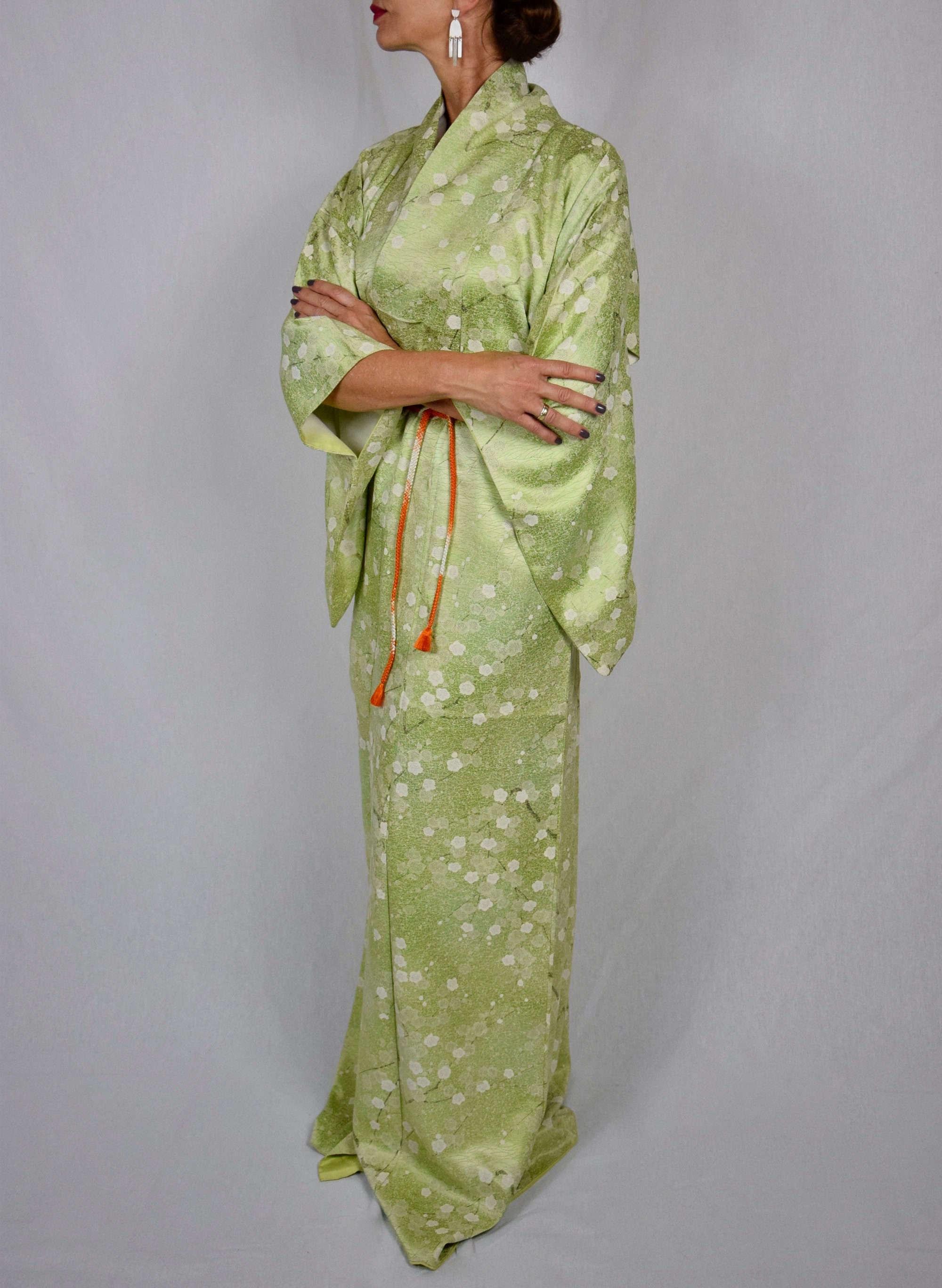 Japanese Vintage Kimono Robe Silk in green with Ume Plum blossoms ...