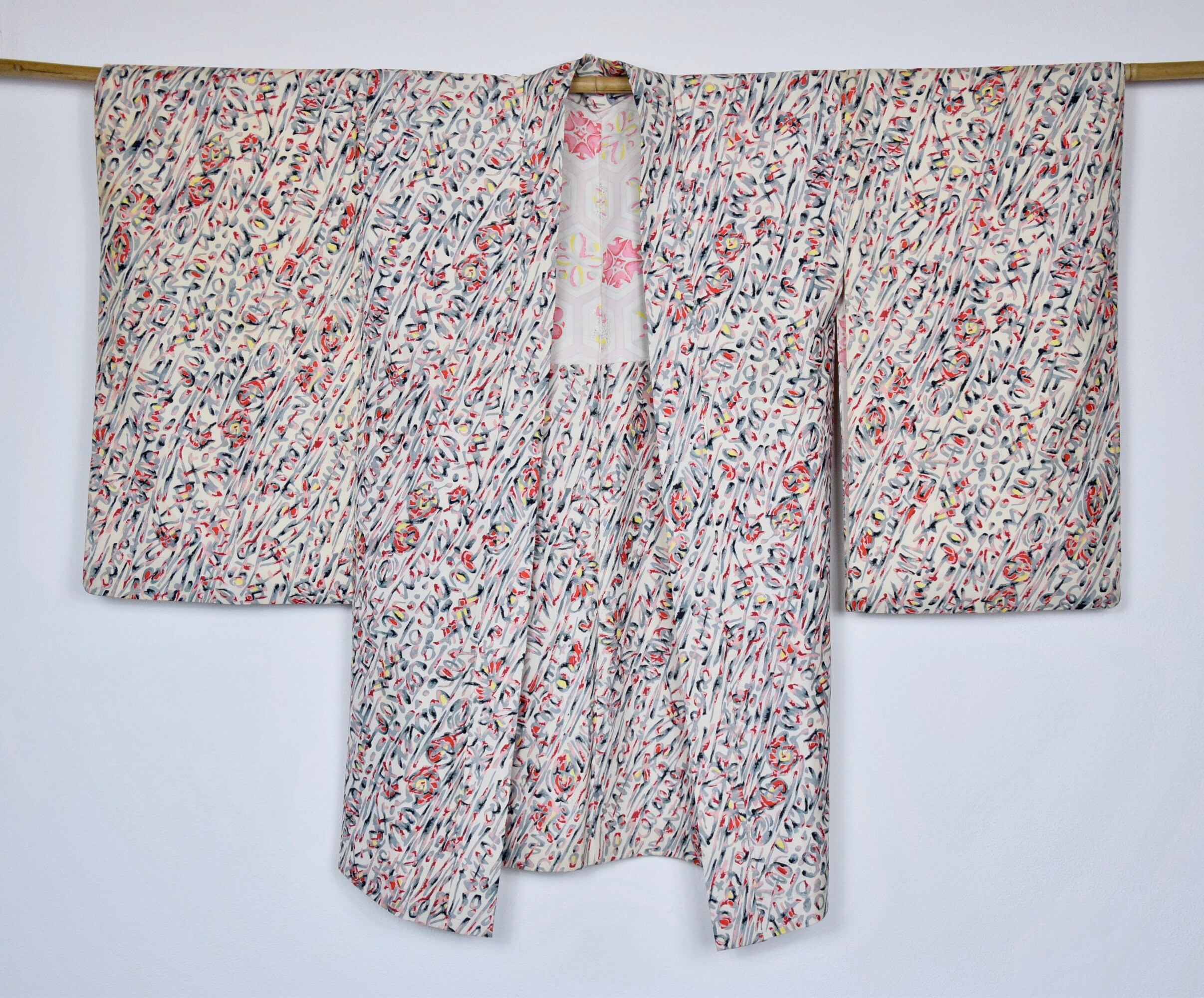 Japanese short Kimono made with Meisen Ikat Technique, silk Haori ...