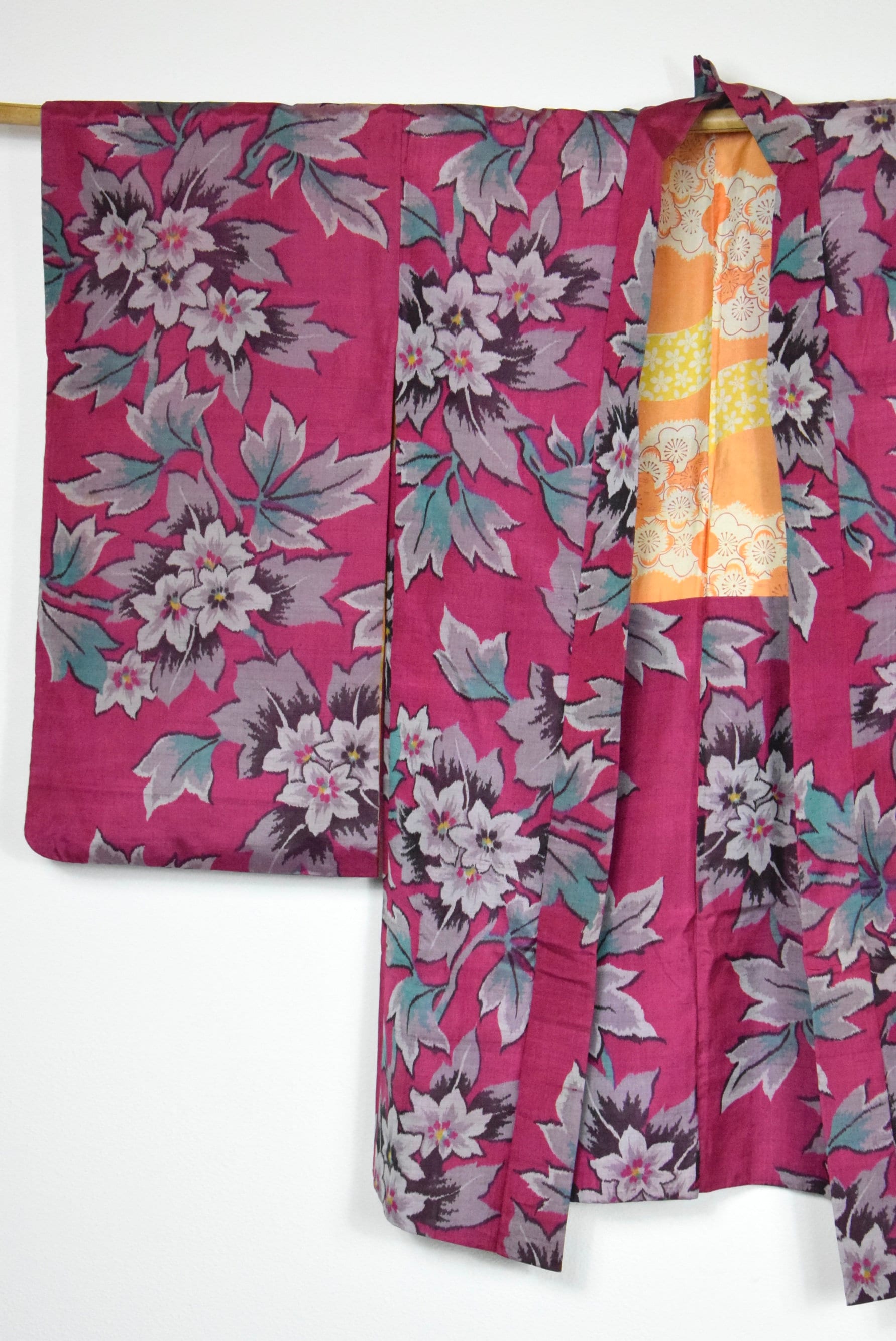 Japanese short Kimono made with Meisen Ikat Technique, silk Haori ...
