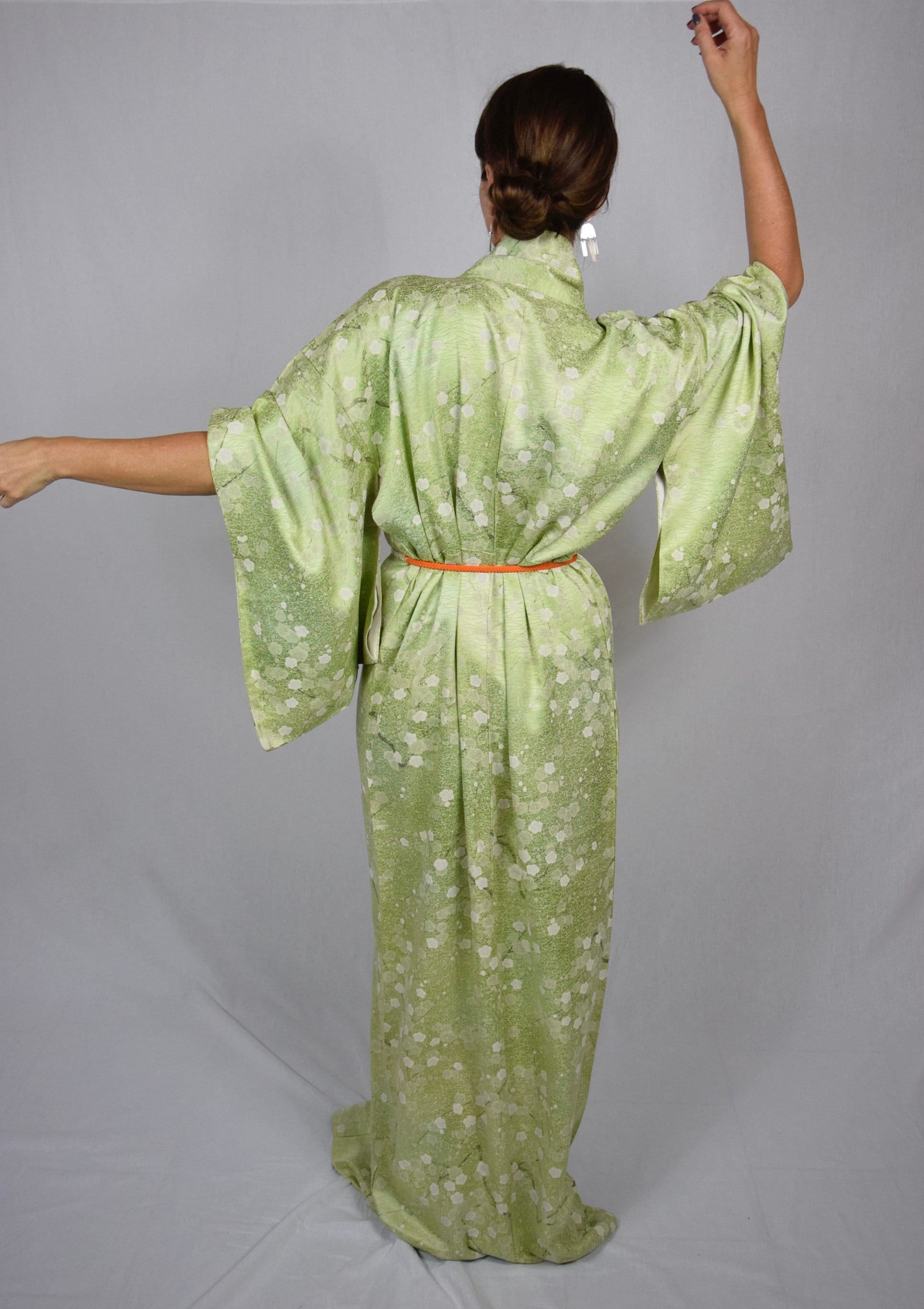 Japanese Vintage Kimono Robe Silk in green with Ume Plum blossoms ...