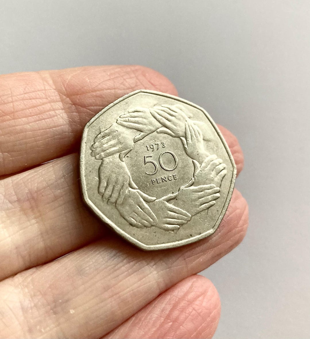 1973 British 50 Pence Commemorative Coin - Hands Design - Etsy