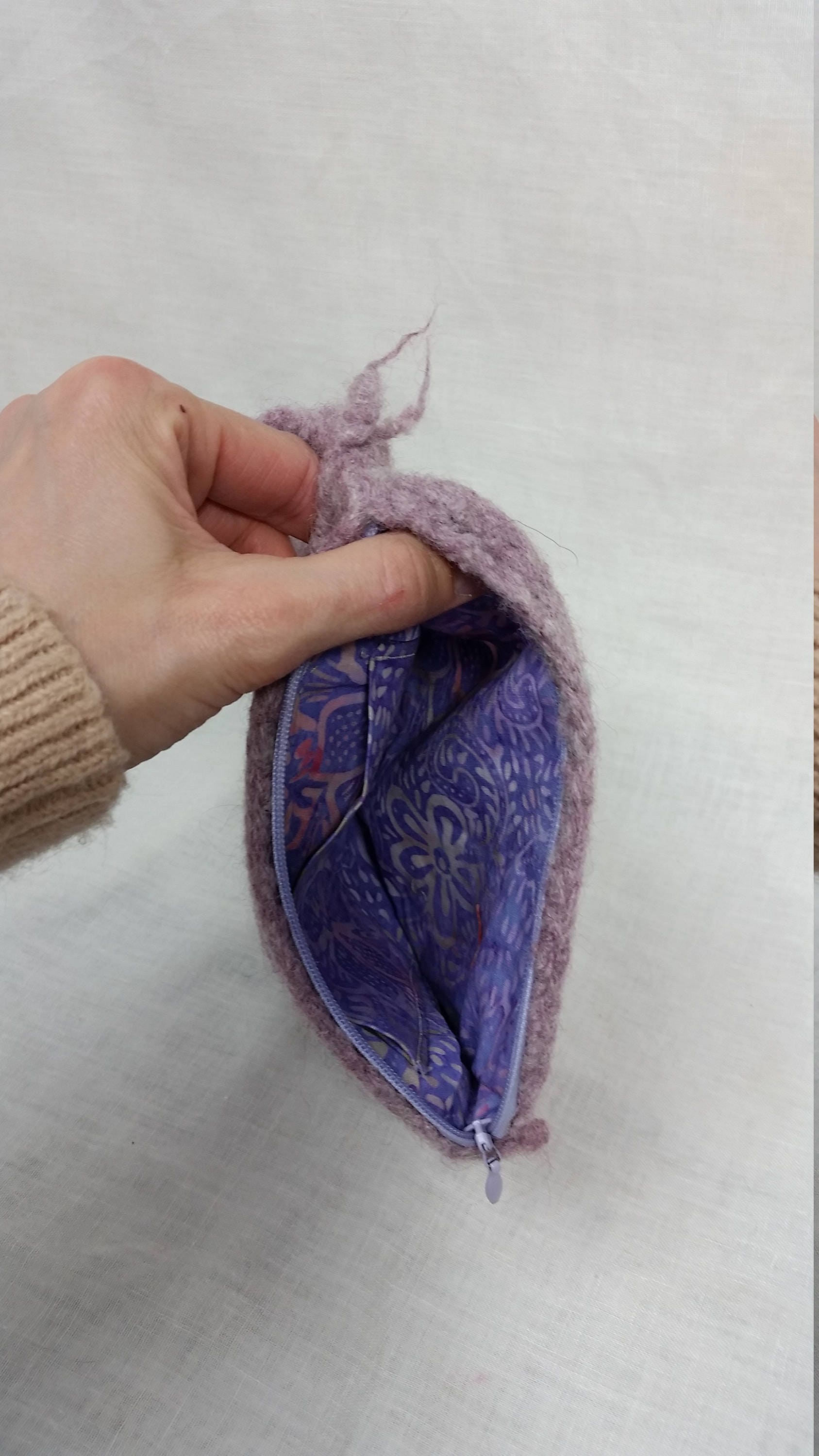 Mauve purple felted wool wristlet handbag - Etsy.de