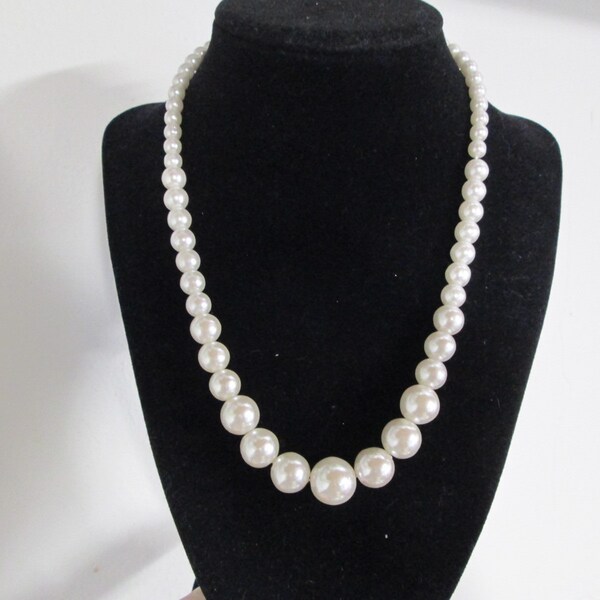 Graduated Pearls - Etsy