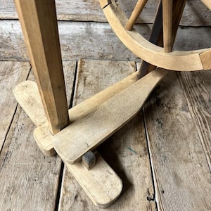 Small Working Spinning Wheel Vintage Spinning Tool Manual Spinning ...