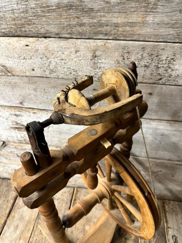 Small Working Spinning Wheel Vintage Spinning Tool Manual Spinning ...