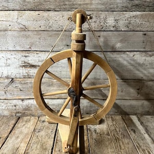 Small Working Spinning Wheel Vintage Spinning Tool Manual Spinning ...