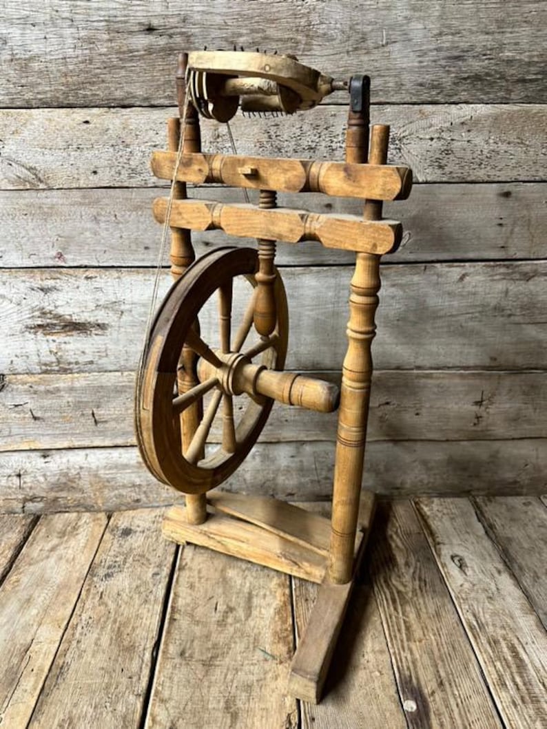 Small Working Spinning Wheel Vintage Spinning Tool Manual Spinning ...