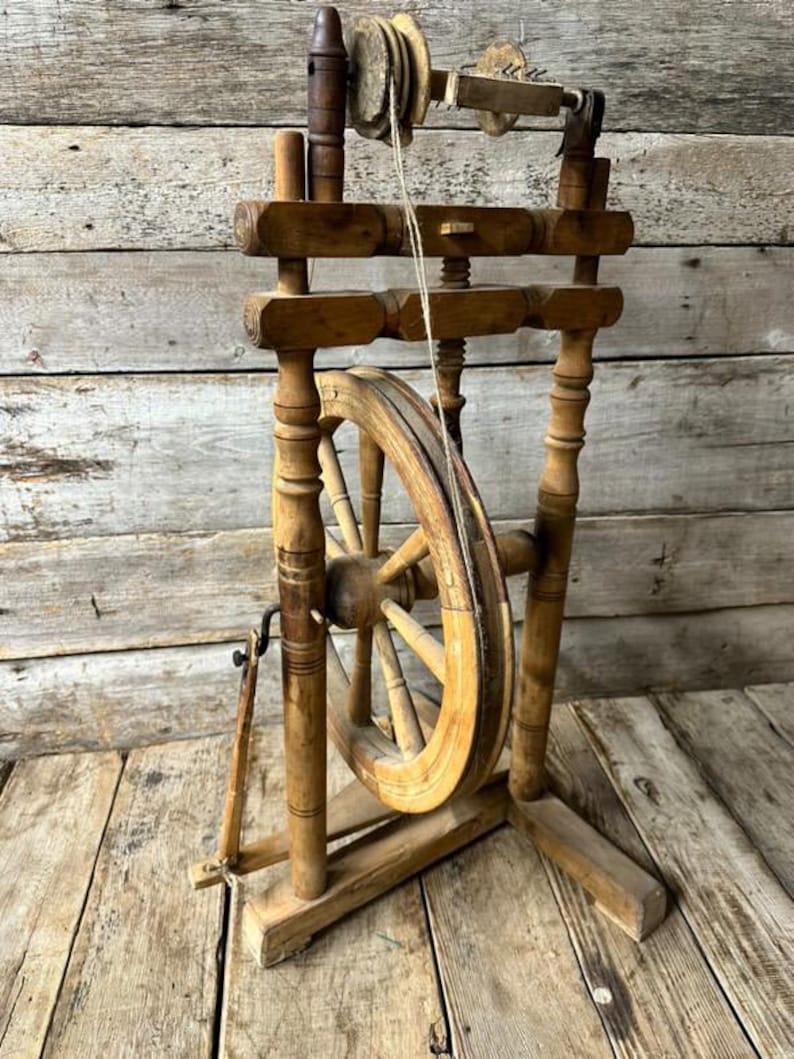 Small Working Spinning Wheel Vintage Spinning Tool Manual Spinning ...