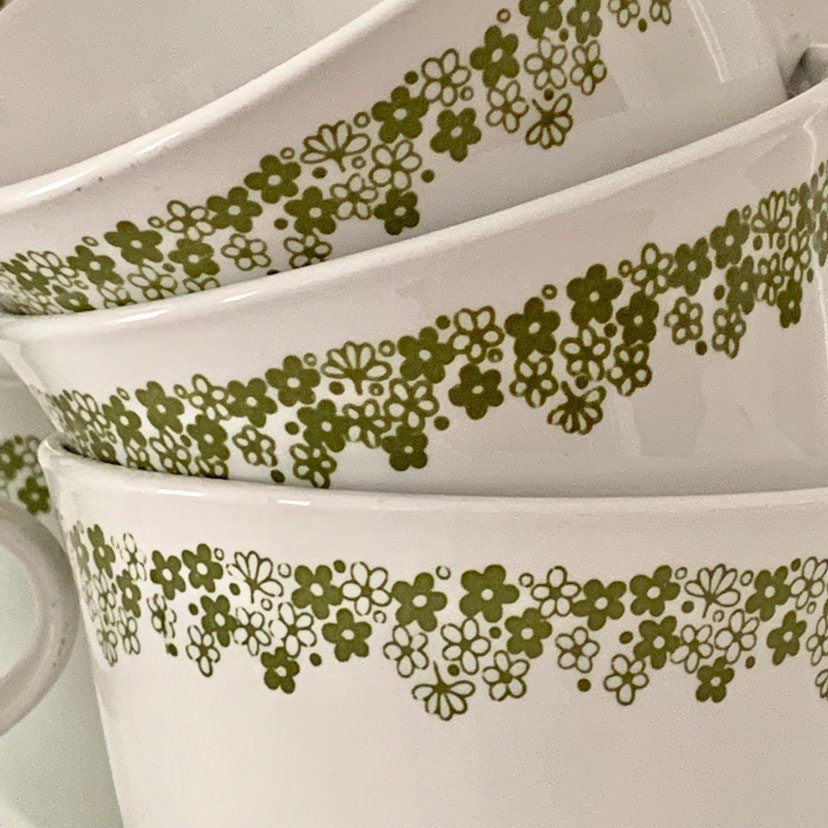 Set of 4 Corelle Crazy Daisy Coffee Cups Tea Cups and Saucers Spring ...