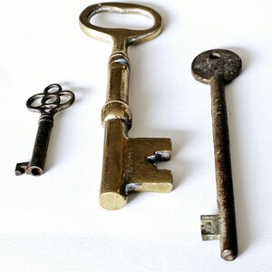 Antique Skeleton Keys, Vintage Keys, Set of 3 Steampunk Keys, Old Keys ...