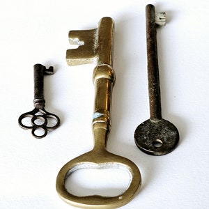 Antique Skeleton Keys, Vintage Keys, Set of 3 Steampunk Keys, Old Keys ...