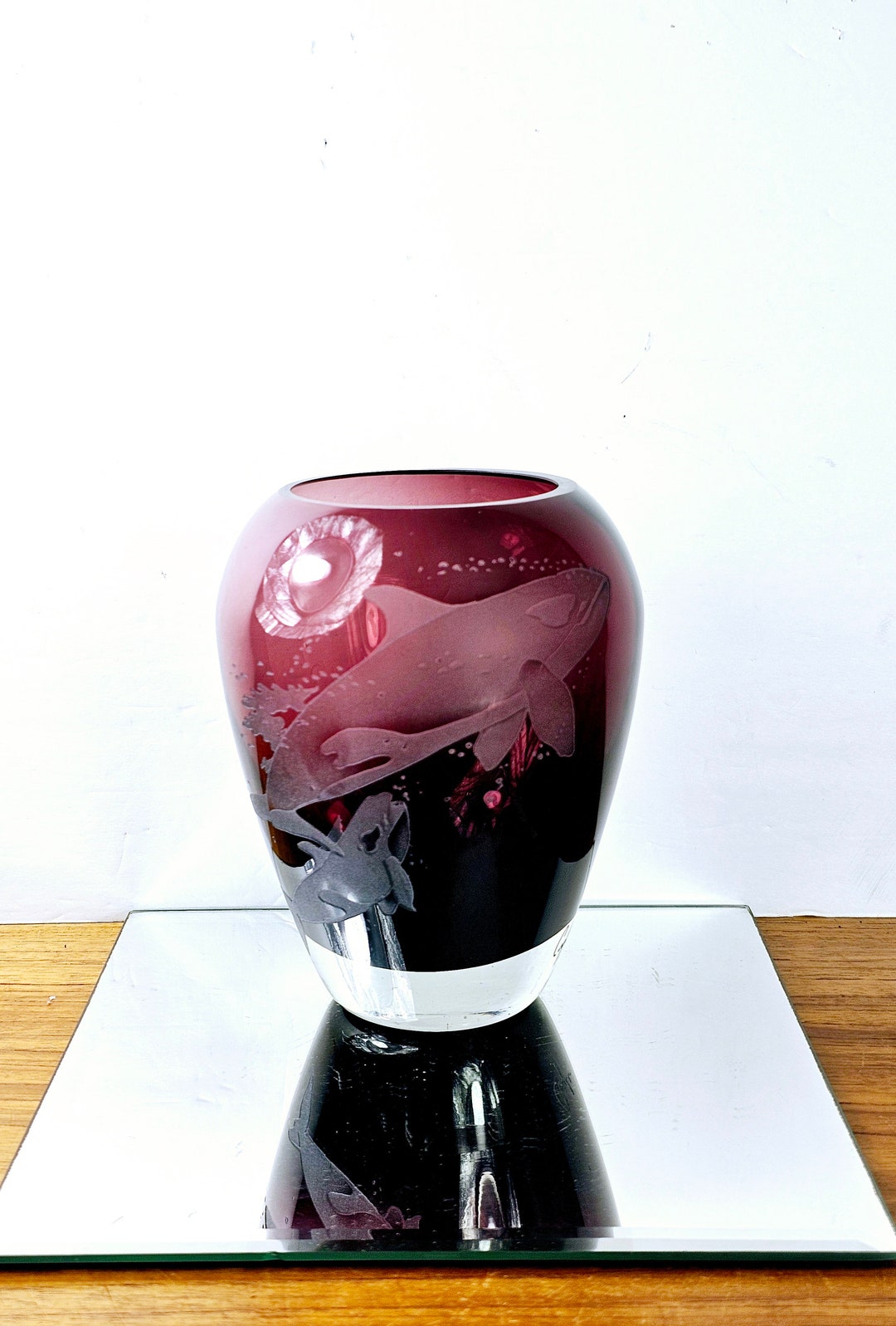 Perry Coyle Signed Amethyst / Cranberry Glass Vase 2 Orca Killer Whales ...