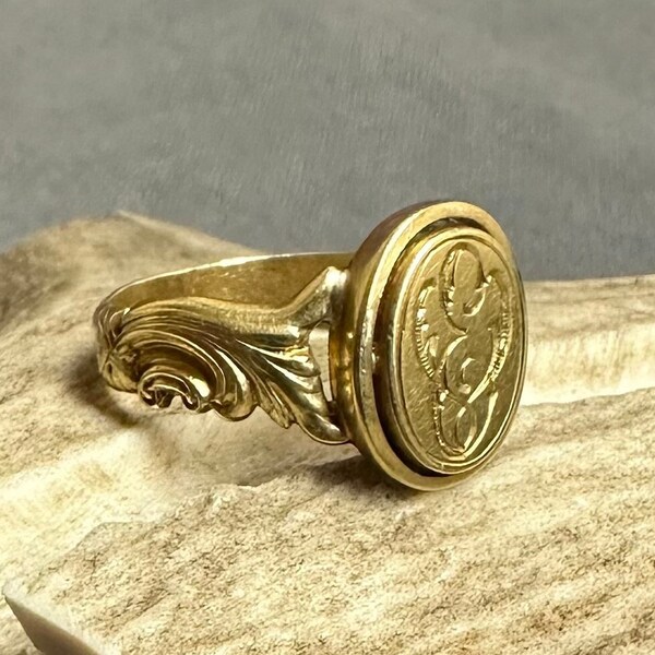 Antique Gold Signet Ring - Etsy