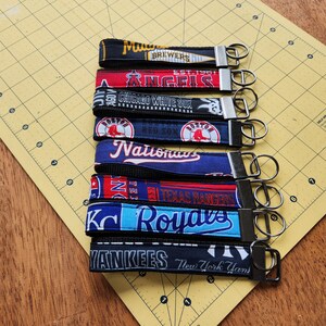 21 Different MLB - Key Fob - Etsy