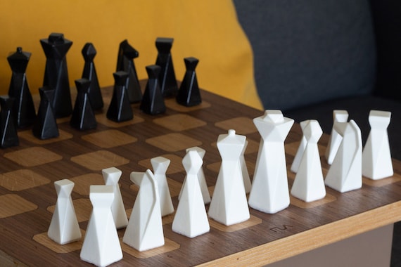 El Ajedrez Mongol The Modern Series Metal Chess Set 3.25" Chess Pieces