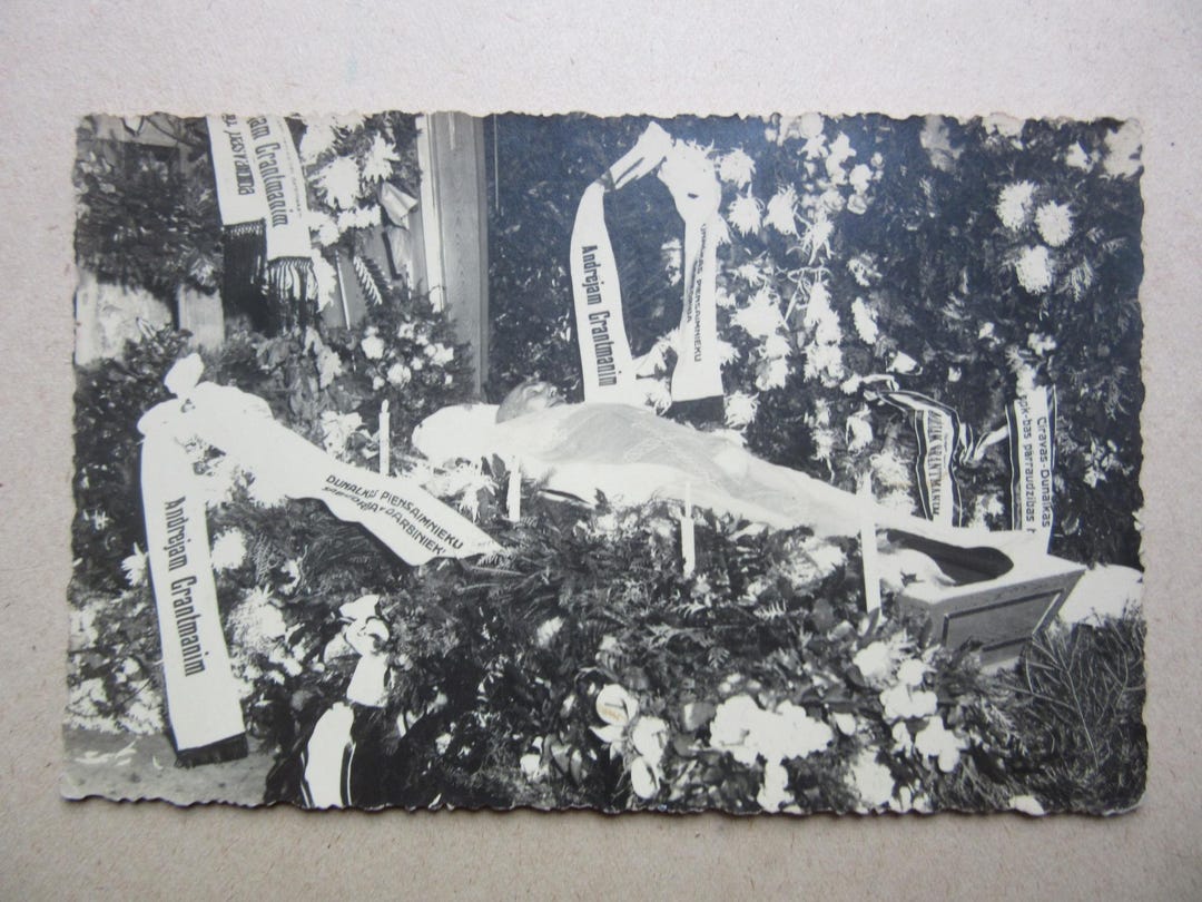 Photo Post Mortem / the Funeral of a Rich Man / Coffin / Latvia 1920 ...