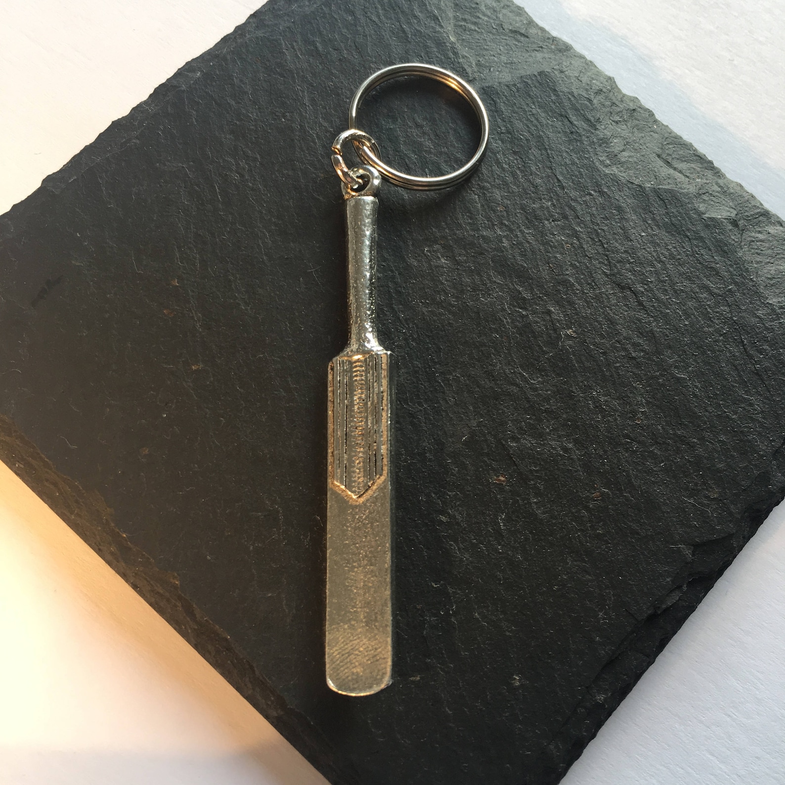 Cricket Bat Key Ring, Handmade UK Modern English Pewter, Cricket Bat ...