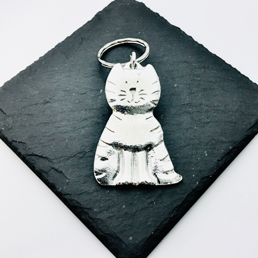 Sitting Cat Key Ring, Handmade UK Mordern English Pewter, Cat Keychain ...