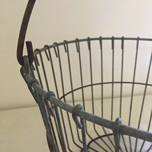 Large Rusty Produce Basket / Wire Clam Bucket - Etsy