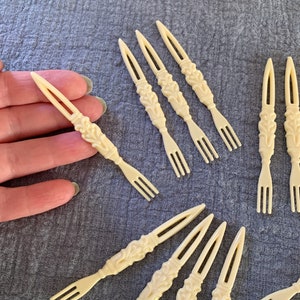 Mid Century Ivory Plastic Cocktail Forks Set of 18 - Etsy